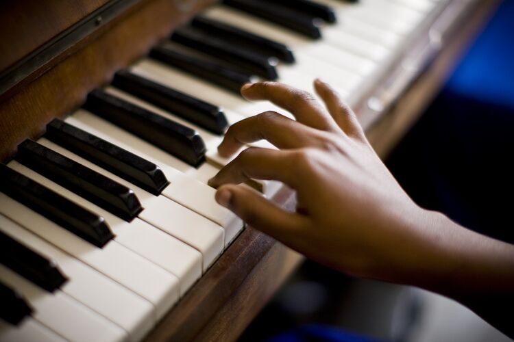 Using songs in language classes | British Council